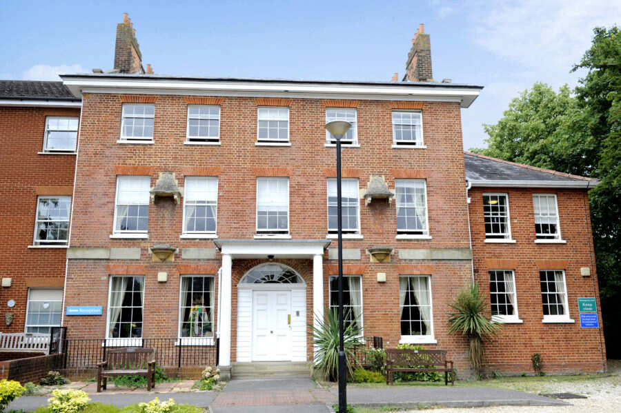 Beacher Hall Care Home Reading Berkshire RG1 6PG Nursing Home beacher-hall-care-home-reading-berkshire-rg1-6pg-nursing-home